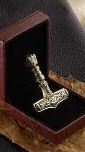 THOR'S HAMMER : MJOLNIR Handmade - Pendant - CHStudio